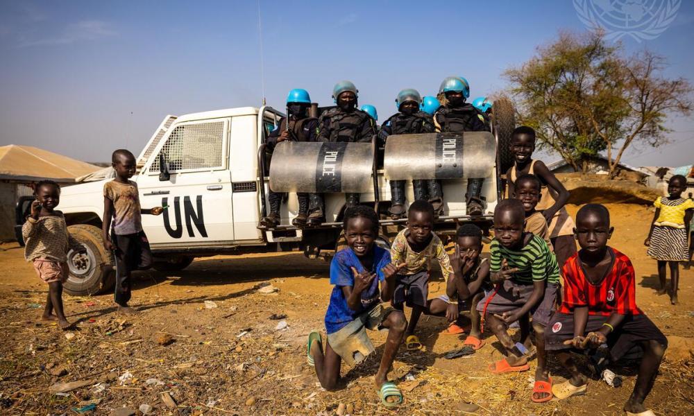 UNO-Polizeikräfte tragen zum Schutz der Zivilbevölkerung in ...